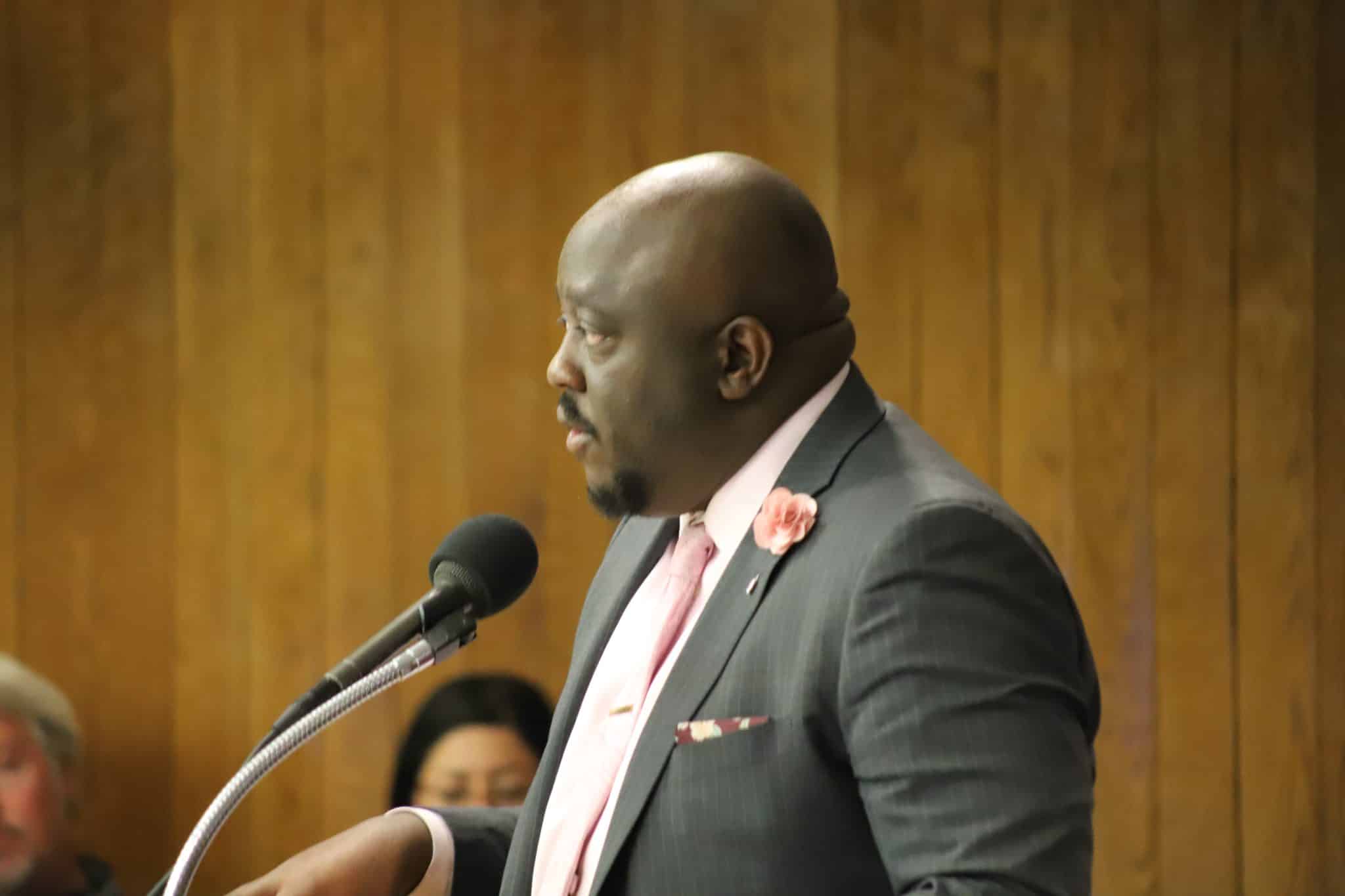 Cook County public defender to represent undocumented residents in ...